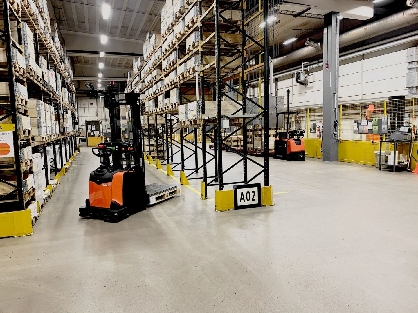INSIGHT - What are Automated Guided Vehicle (AGVs)? | TMHA